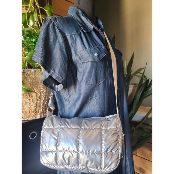 Unbranded | Bags | Metallic Silver Puffer Quilted Crossbody Adjustable ...